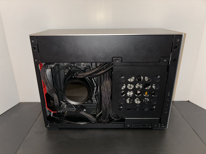 【エラーだらけ】PC 自作初心者が Mini-ITX の Linux PC を組み立てる～Lian Li A4 H2O を添えて～